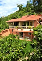 Condo standard | Espaço de trabalho para notebook, Wi-Fi de cortesia, roupa de cama