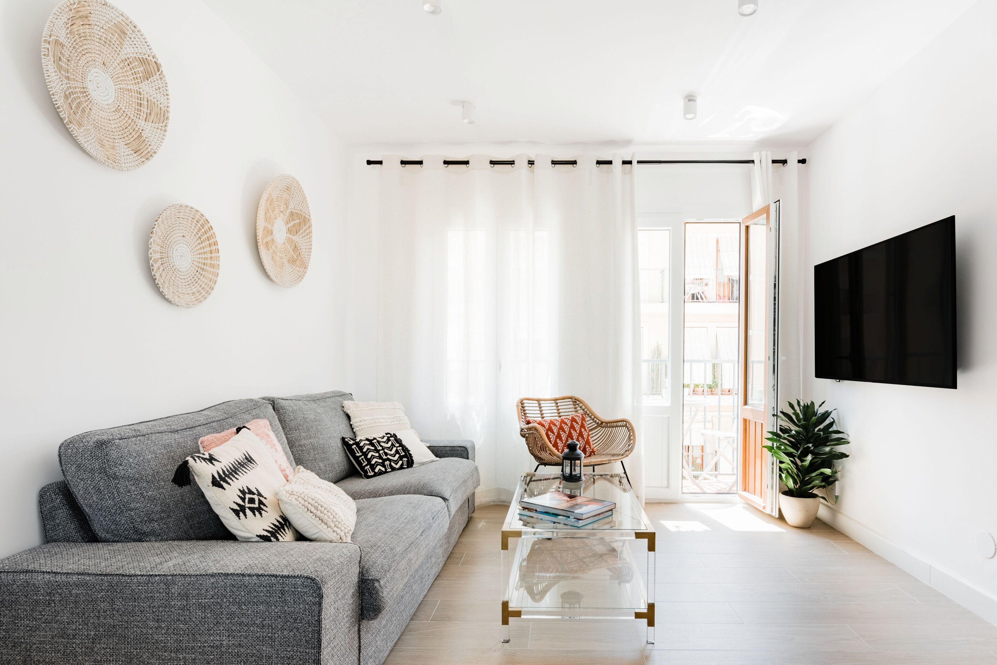 Malaga Center Condo With Parking. New Renovated! 1 Min Alcazaba & Plaza Merced - Málaga