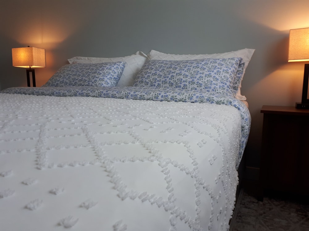 Central, 2 Bedroom King/queen, Semidetached House In French Quarter - カナダ エドモントン