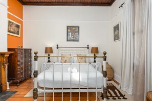 Casa de Campo Standard | 2 quartos, secretária adequada para computadores portáteis 