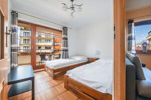 Apartamento (49 Helska Villa, Steyera 18) | Ferros/tábuas de passar roupa, roupa de cama