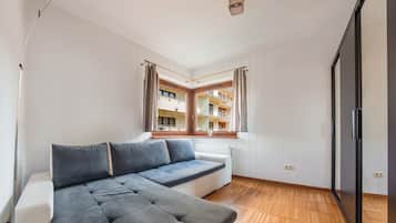 Apartamento (49 Helska Villa, Steyera 18) | 1 quarto, ferros/tábuas de passar roupa, roupa de cama