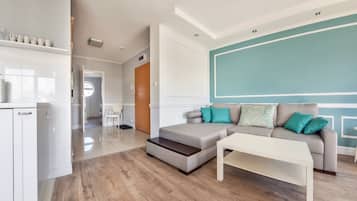 Apartamento (2A ul. Żeromskiego 20, garaż podziemn) | Sala de estar | TV
