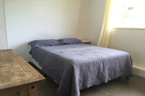 Quarto Quádruplo Superior, 2 camas queen-size | Ferro/tábua de engomar, Wi-fi grátis, roupa de cama fornecida 
