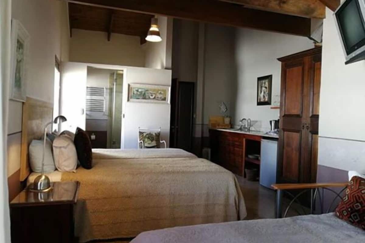 Quarto Familiar | Secretária, ferro/tábua de engomar, Wi-fi grátis