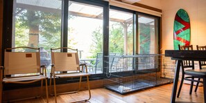 Apartamento (A) | Com decoração personalizada, com mobília individualizada, secretária 