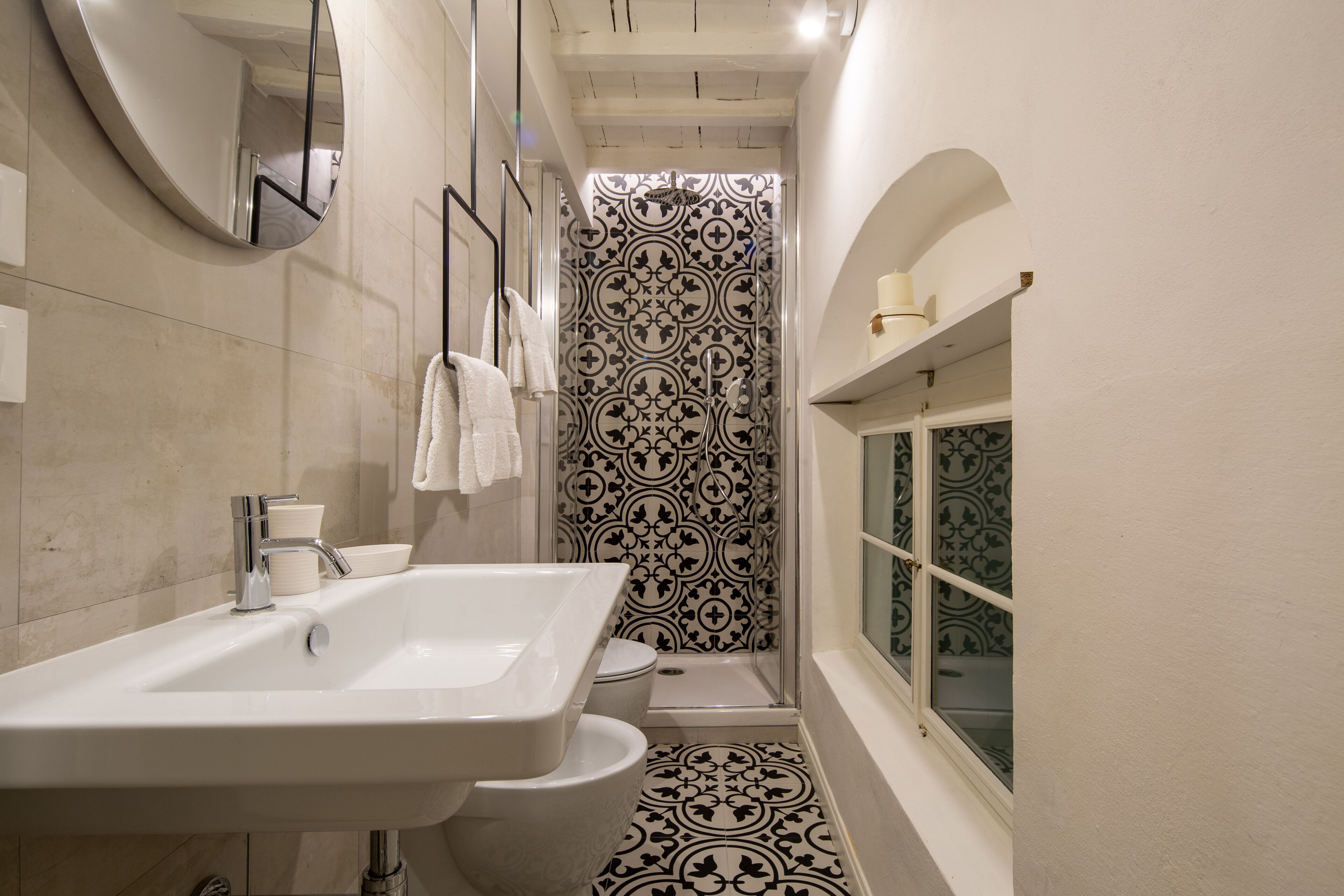 Apartamento luxo | Banheiro | Chuveiro, produtos de toalete grátis, secador de cabelo, bidê