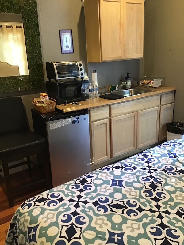 1910 Craftsman Style Home / Studio Across Rcc Walking Distance To Mission Inn - Riverside, CA