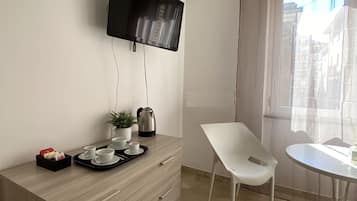 Quarto triplo clássico | Quartos à prova de som, ferros/tábuas de passar roupa, Wi-Fi de cortesia