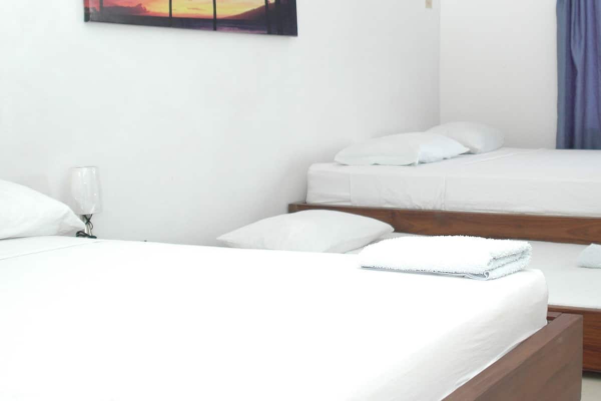 Cofre no quarto, Wi-fi grátis, roupa de cama fornecida