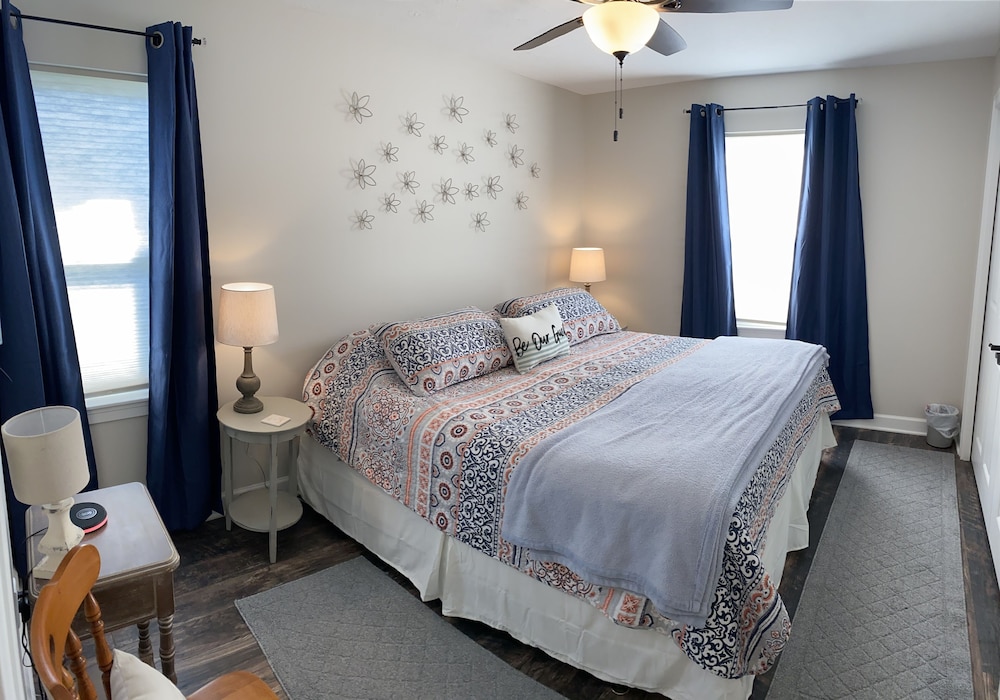 Dog Friendly 3b/3.5bath, Close To Wineries, Lake Erie, Parks, Beaches And More! - Mentor, OH