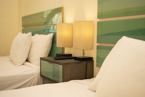Upper Level 2 Queen Beds | Individualmente decorados, individualmente mobiliados, Wi-Fi de cortesia