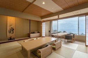 Quarto, 4 quartos, para não fumantes, vista para o oceano (Japanese Semi Suite) | Cofres nos quartos, escrivaninha, Wi-Fi de cortesia, roupa de cama