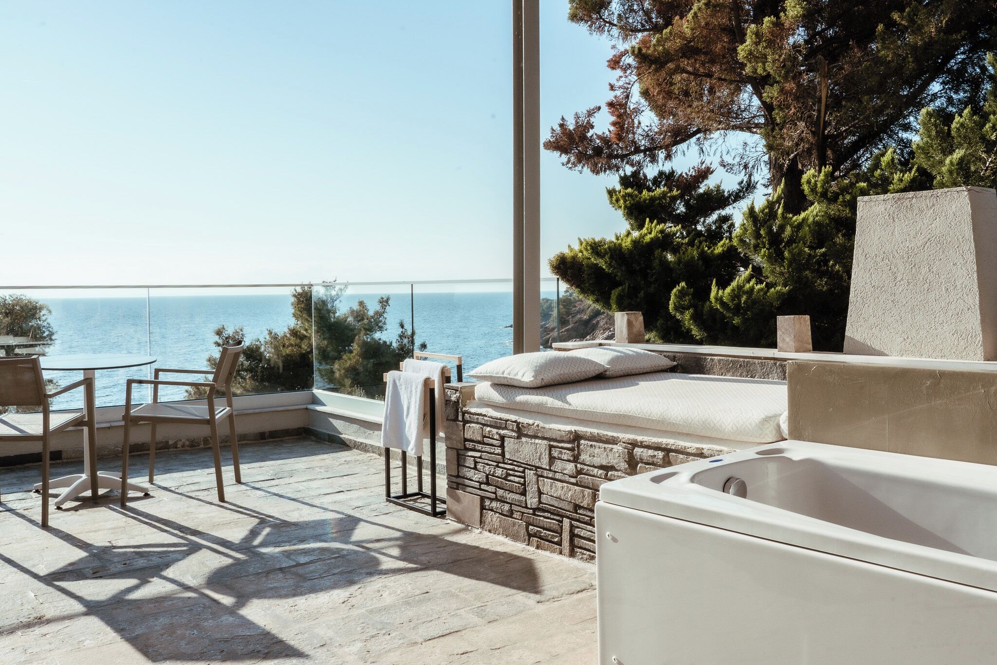 Junior Suite with Sea View and Bathtub | Terraço/pátio interior