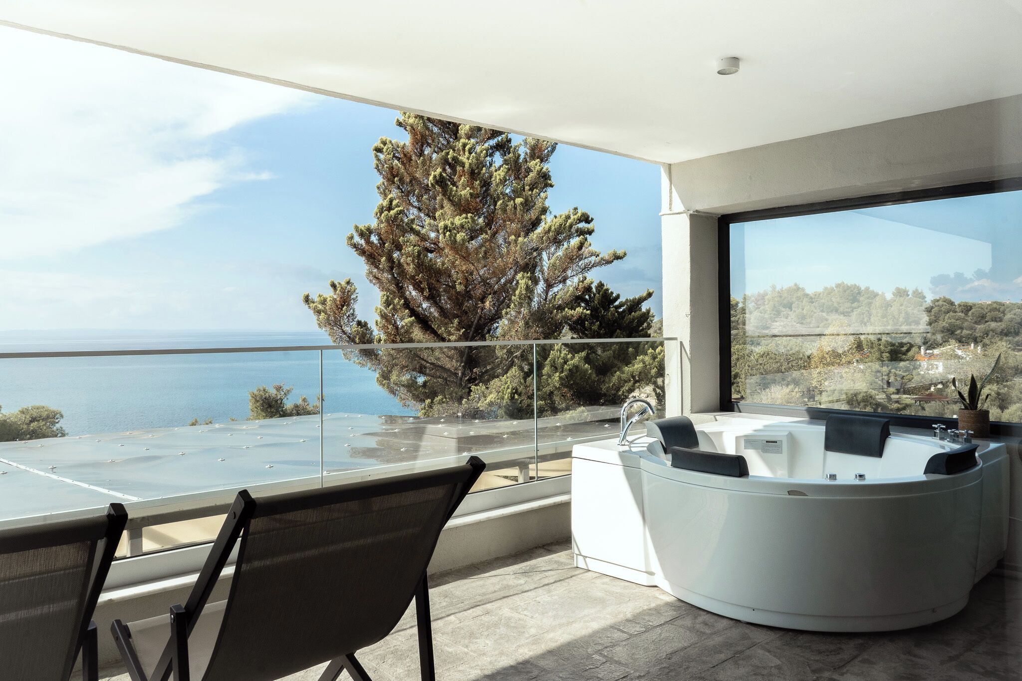 Deluxe Suite with Sea View and Jacuzzi | Terraço/pátio interior