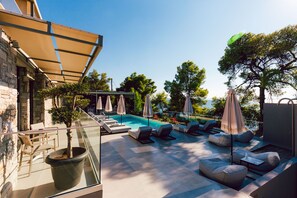 Piscina externa sazonal