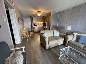 Inlet Pointe 37 - Second Row (Channelfront) in Garden City Beach ...