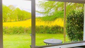 Secretária, Wi-fi grátis, acesso para cadeira de rodas