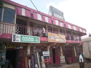 Café da manhã, almoço e jantar; local e internacional