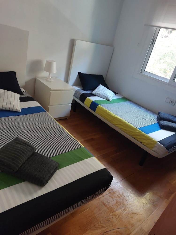 Een Apart Appartement In Een Rustige Omgeving Met De Sagrada Familia - Barcelona