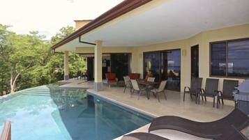 Piscina externa