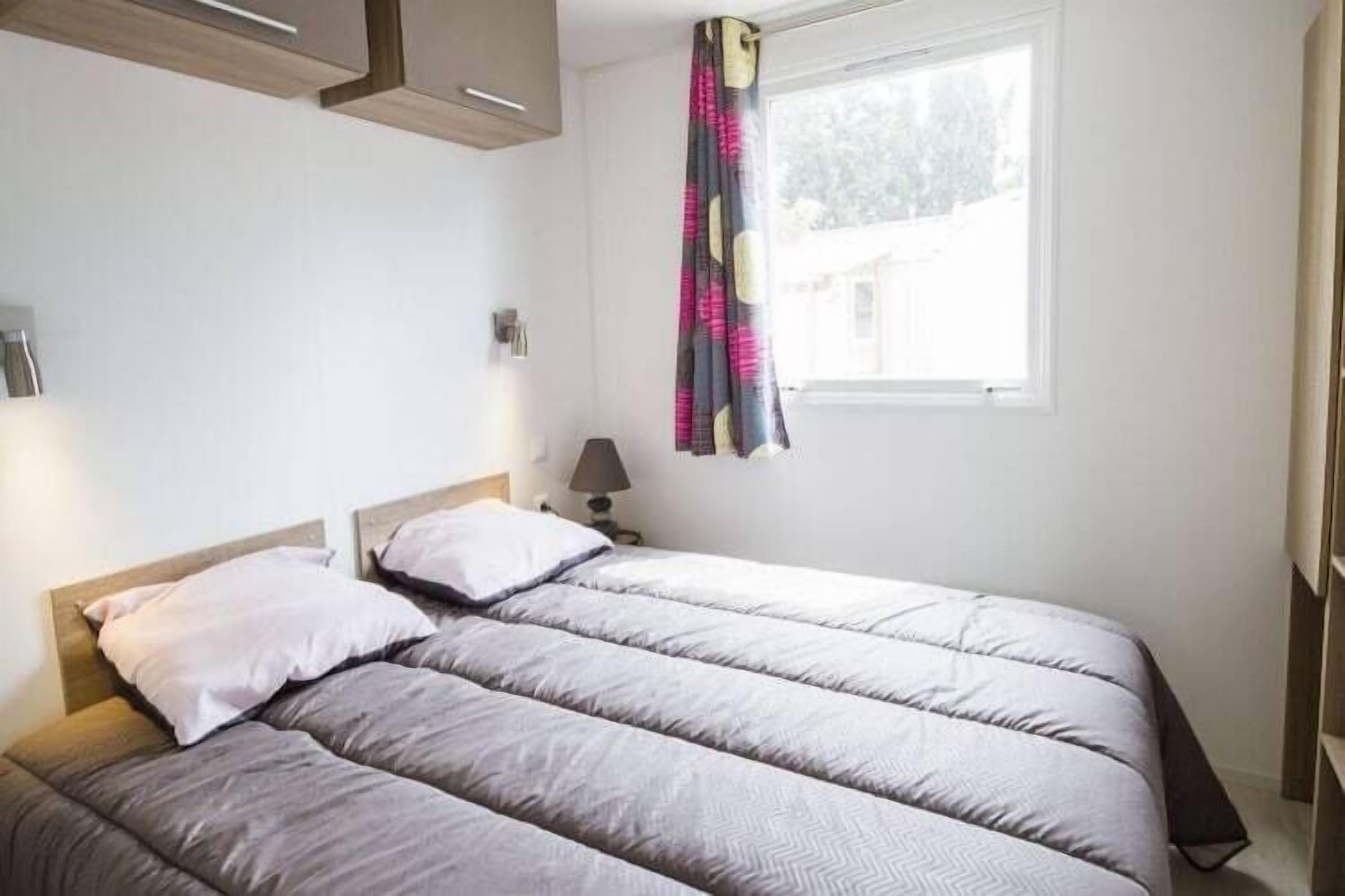 Mobile Home In Bessan With Terrace - Vias