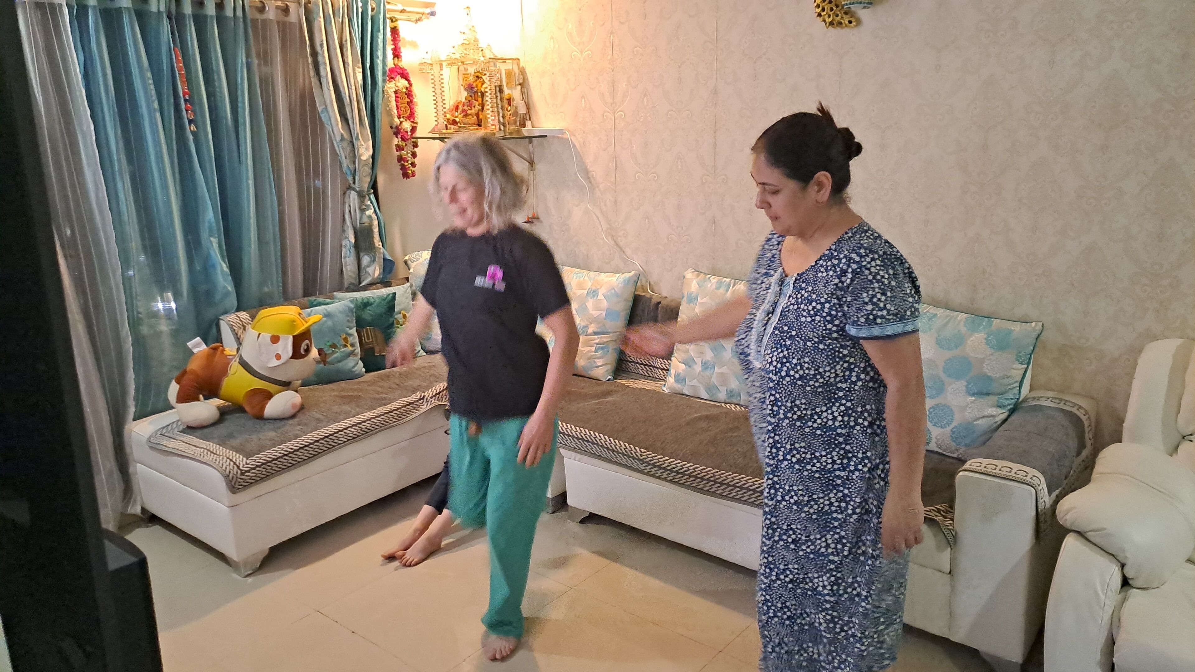 Females Only- Luxury Room - Terrace Flat- Breath In Open Air. - Thane
