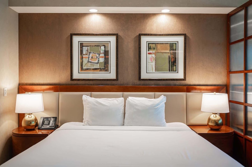 No Resort Fee Strip View Balcony+ Free Valet+ Pool - 라스베이거스, NV