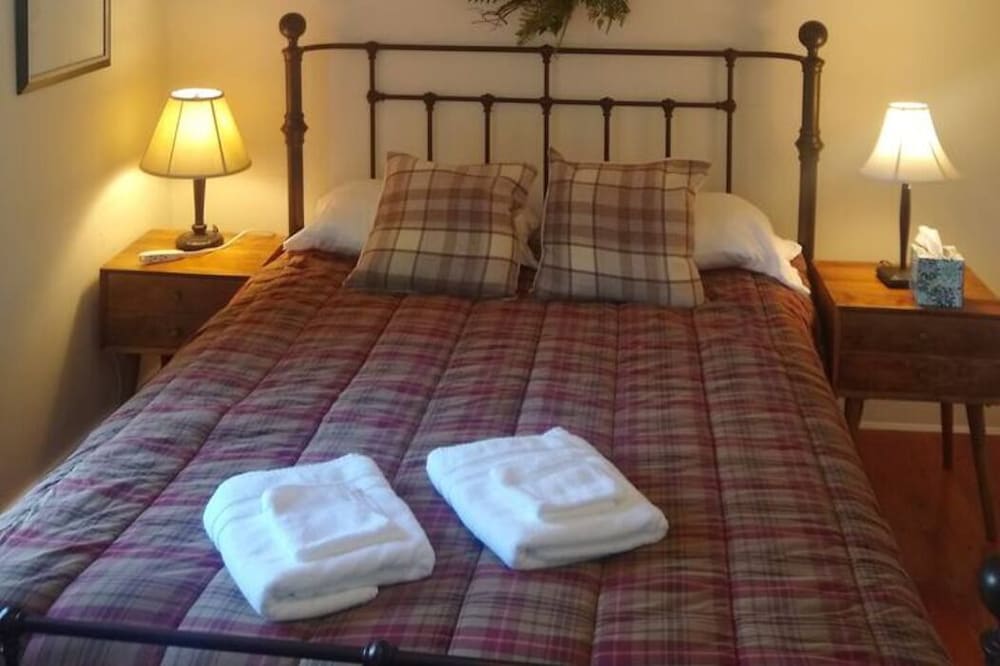 Windham Home Sleeps 10 - 1 Mile To Slopes ! - Windham, NY