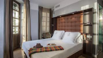Quarto luxo | Roupas de cama premium, frigobar, cofres nos quartos, escrivaninha