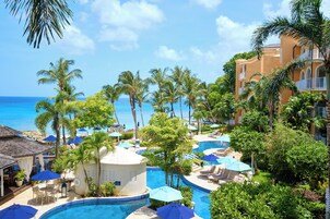 2 piscinas exteriores 