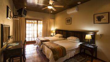 Quarto Duplo ou Twin | 1 quarto, cofre no quarto, secretária, ferro/tábua de engomar