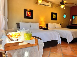 Suite 2 Queen Beds, Terrace y/o Balcony, Kitchenette, Upperfloor. | Roupas de cama premium, edredons de pluma, camas Select Comfort