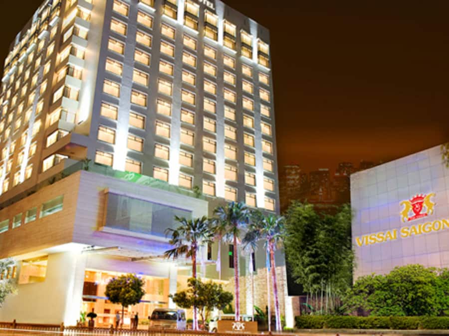 Fachada do alojamento (tarde/noite)