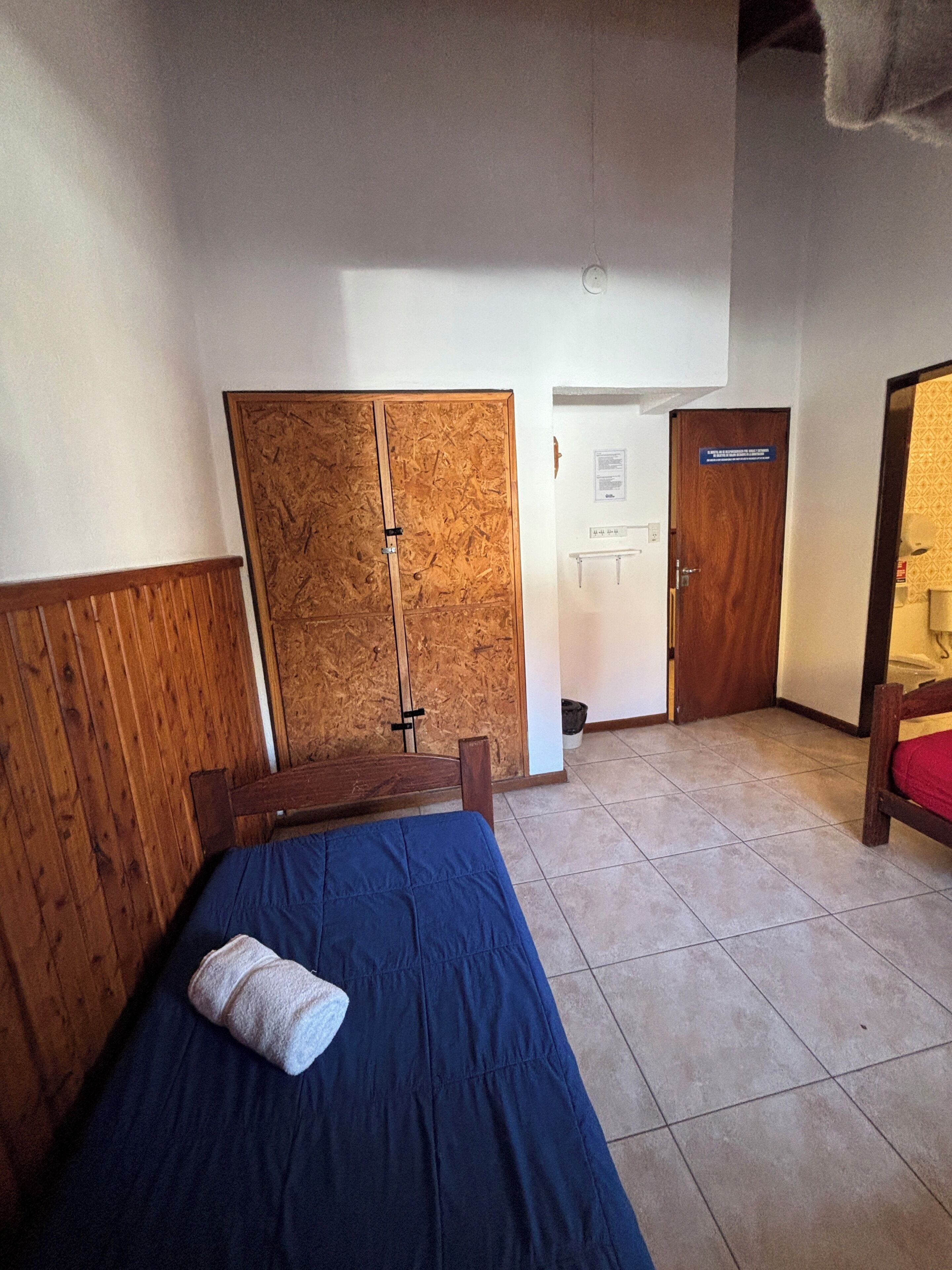 Quarto duplo, banheiro privativo | Escrivaninha, Wi-Fi de cortesia, individualmente decorados