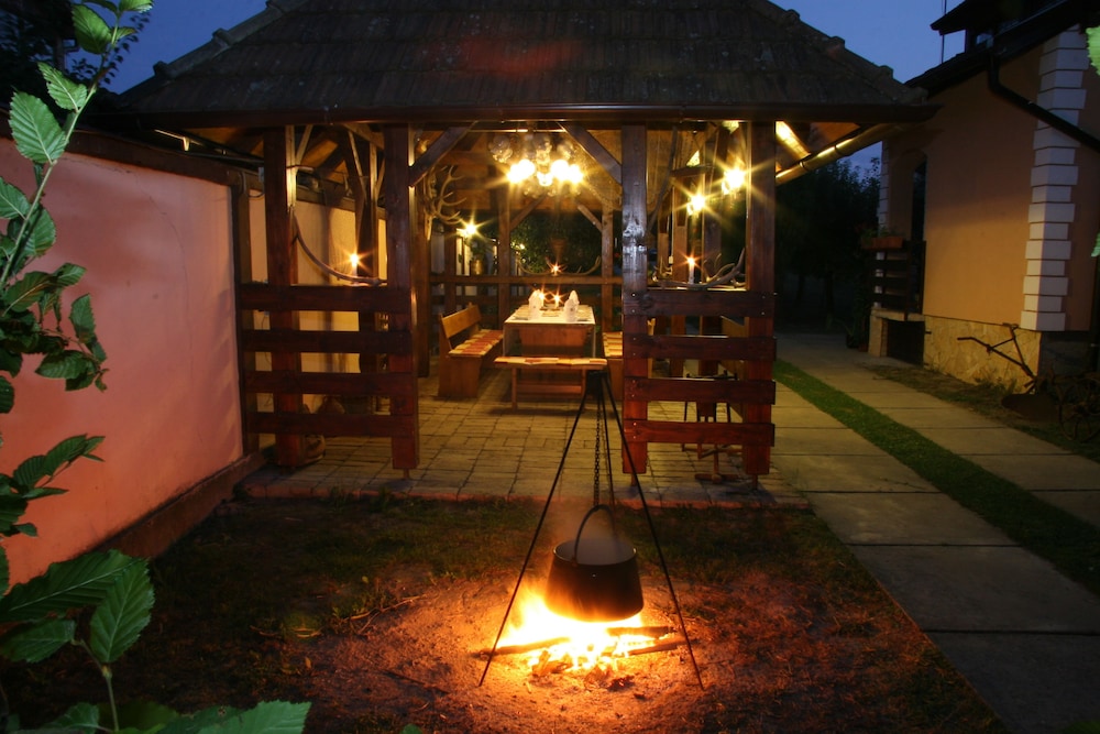 Apartments Vrata Baranje - Kroatien