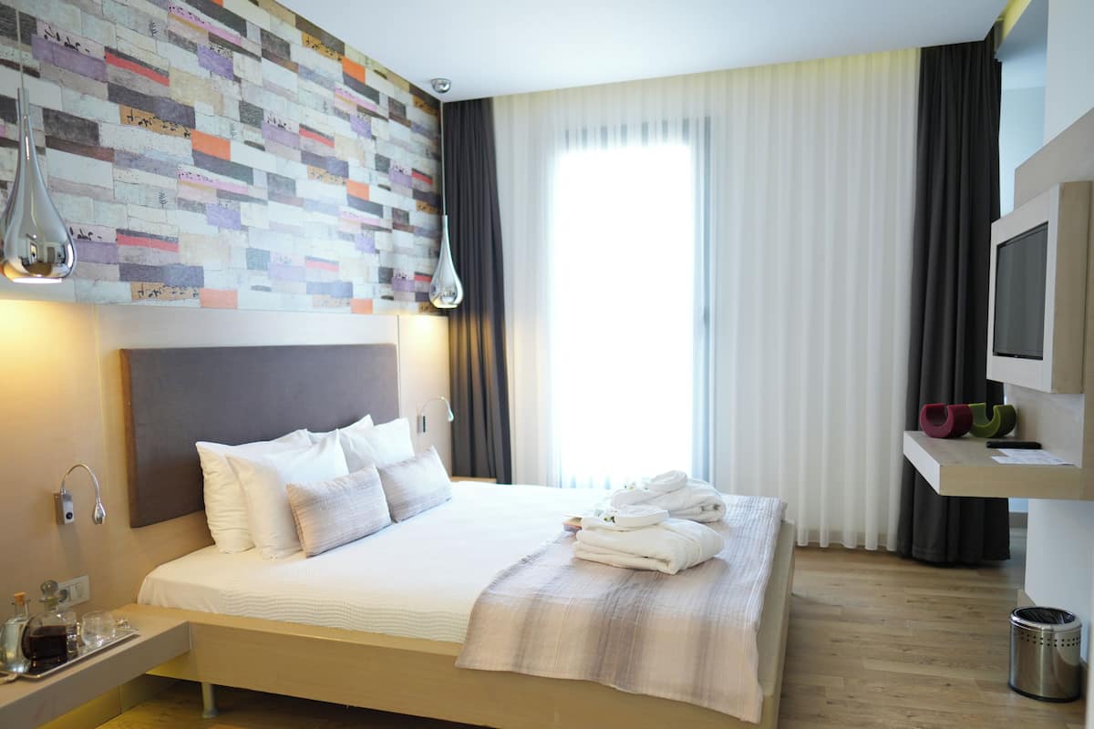 Comfort Room | Roupa de alta qualidade, minibar grátis, cofre no quarto