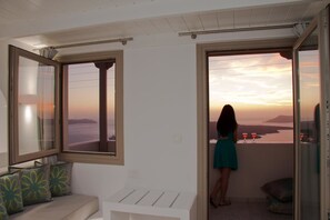 Duplex Suite with Caldera View | Área de estar | TV LED 32 polegadas com canais via satélite, TV