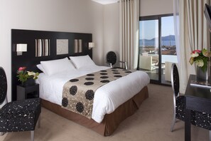 Chambre Luxe terrasse vue mer | Frigobar, cofres nos quartos, cortinas blackout, quartos à prova de som