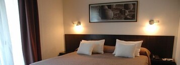 Frigobar, cofres nos quartos, escrivaninha, Wi-Fi