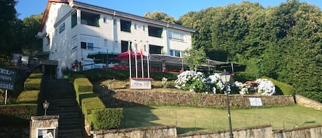 Fachada da propriedade