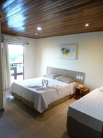 Quarto Standard | Minibar, roupa de cama fornecida