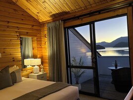 Chalé, 2 quartos (Korimako Two Bedroom) | Secretária, Wi-fi grátis, roupa de cama fornecida 
