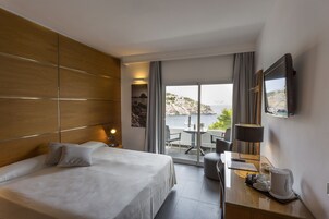 Minibar, cofre com capacidade para portátil, secretária