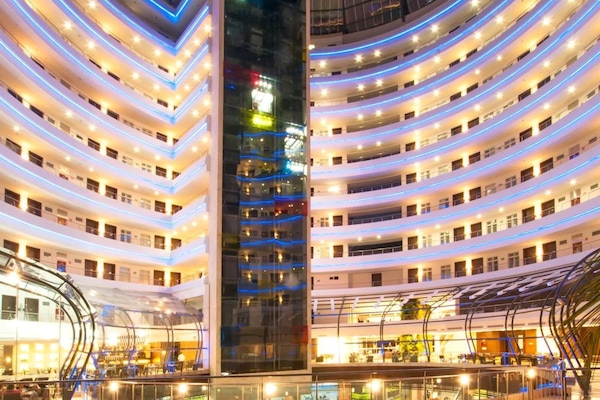 Piscina exterior, da(s) 10:00 à(s) 18:00, toldos gratuitos