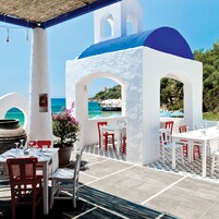 5 restaurantes, cozinha local e internacional 