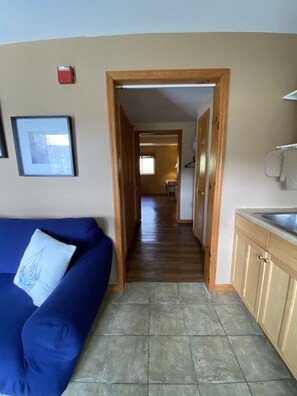 Suite-Estúdio Familiar, 1 quarto | Wi-fi grátis, roupa de cama fornecida