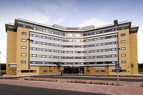 Premier Inn Manchester Airport - M56/j6 Runger Lane North - Cheshire