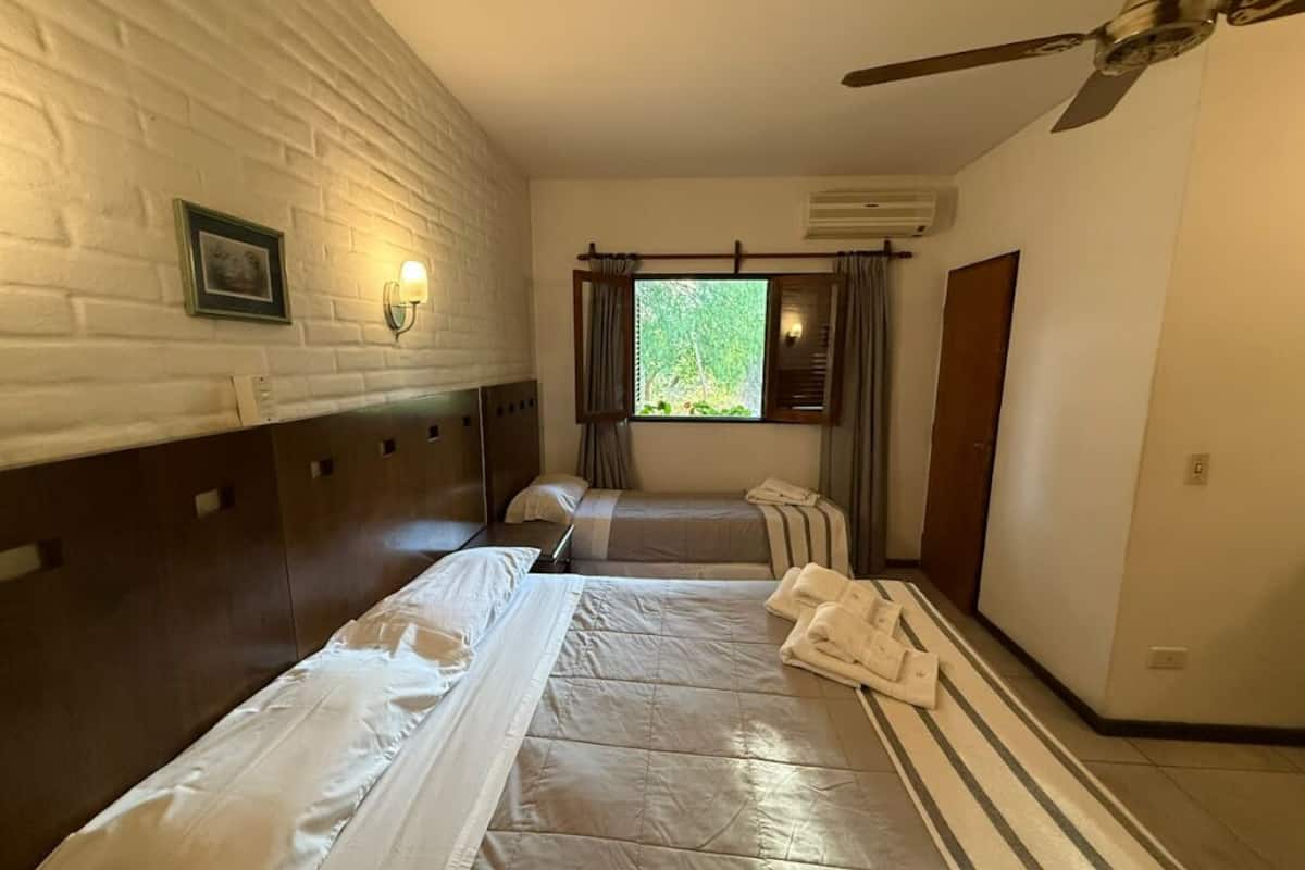 Quarto Triplo Superior | Minibar, secretária, Wi-fi grátis, acesso para cadeira de rodas