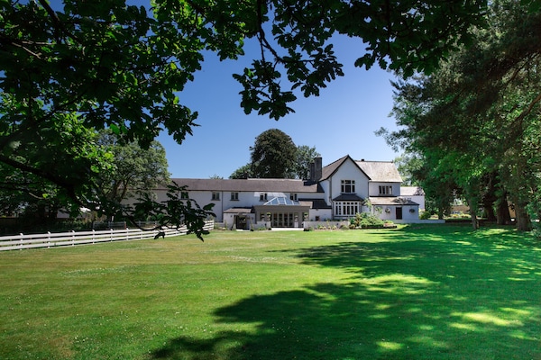 Llechwen Hall Hotel - South Wales